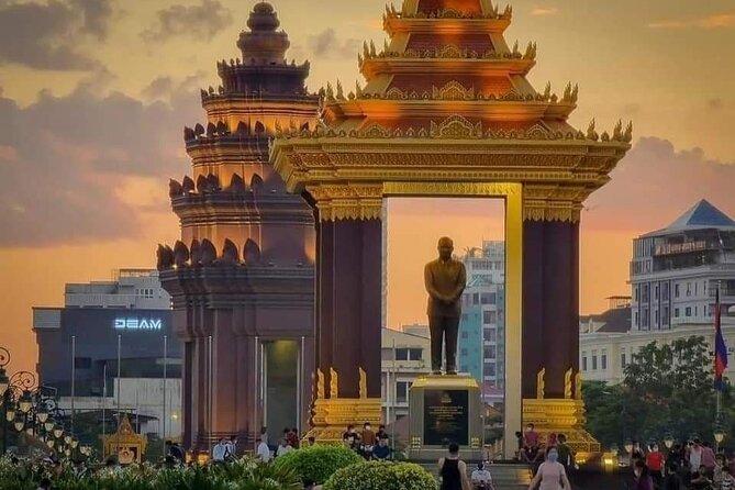 Phnompenh a day tour excursive with guide and driver - Key Points