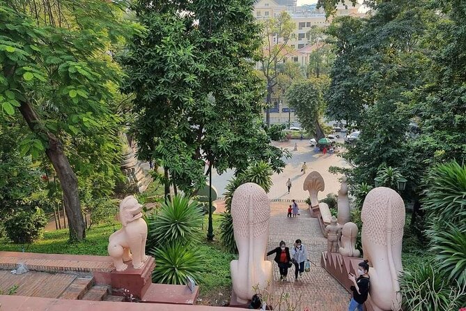 Phnompenh a day tour excursive with guide and driver - Authenticity, Safety, and Comfort