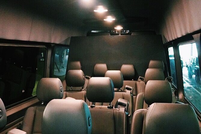 Phoenix Arrival Chauffeur Driven Transport by Executive Sedan - The Details of the Service