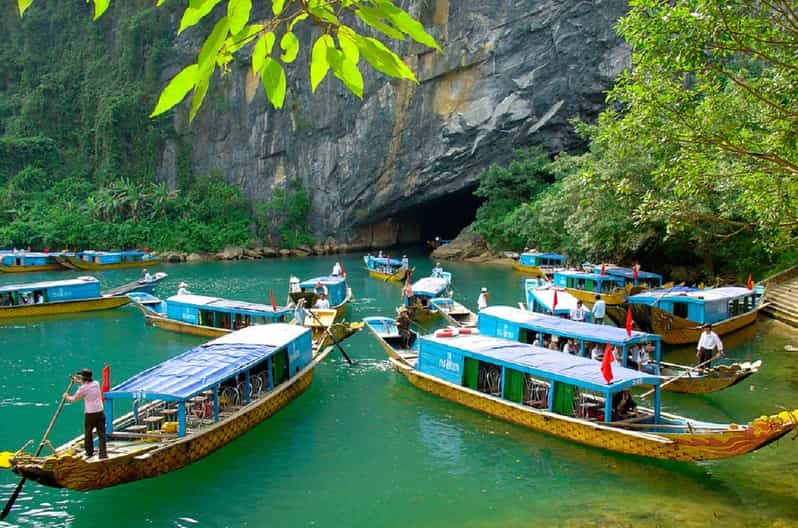 Phong Nha Cave & Paradise Cave Tour : Dong Hoi / Phong Nha - Lunch: A Taste of Local Flavors