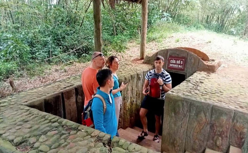Phong Nha/Dong Hoi: DMZ Tour - Vinh Moc & Khe Sanh Base - The 17th Parallel and Hien Luong Bridge