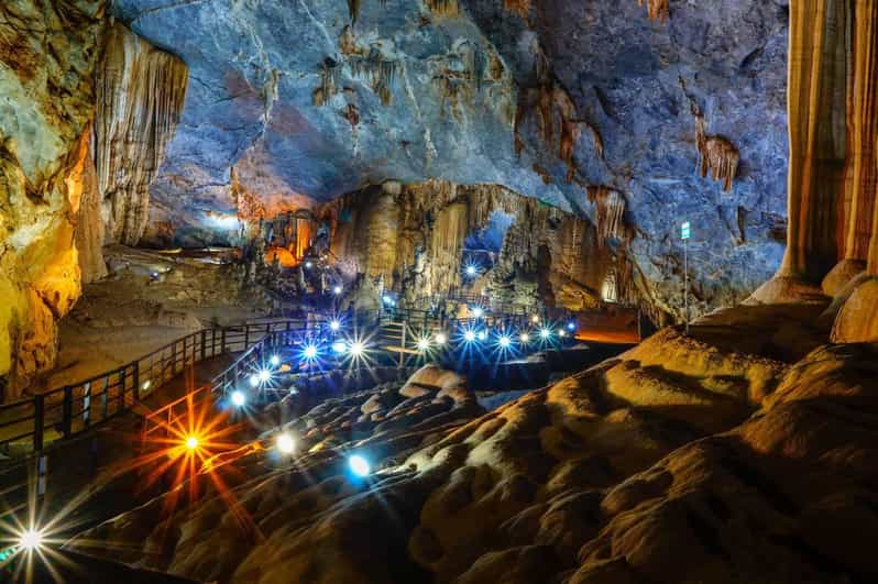 Phong Nha: Full Day Paradise Cave and Phong Nha Cave Tour - Lunch and Rest: Sampling Authentic Vietnamese Cuisine