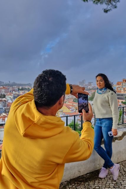 Photo Walk In Alfama, Graça and Mouraria With Gilby VM - Key Points
