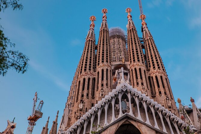Photo Walking Tour Sagrada Familia and Gaudí in Barcelona - Photography Tips for Architectural Wonders