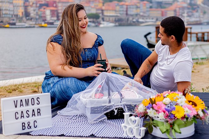 Photoshoot in Porto for Couples - The Value for Travelers