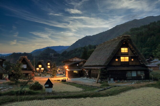 Photoshoot in Shirakawago/Takayama by Professional Photographer - Highlights of the Shirakawago/Takayama Locations