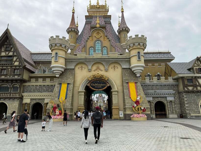 Phu Quoc VinWonders Theme Park And Safari Wildlife Tour - Key Points