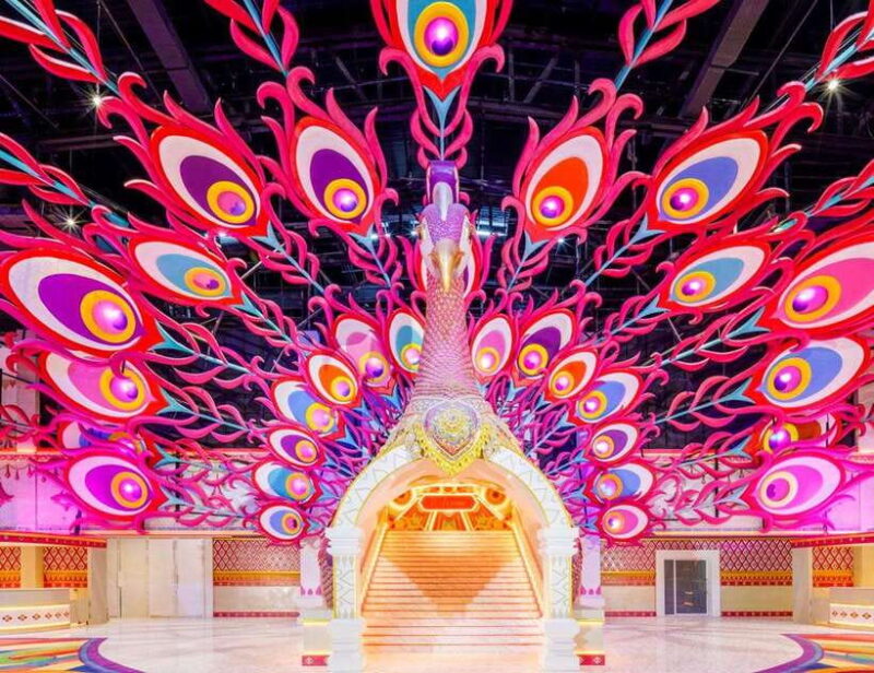 Phuket: Carnival Magic Show Royal Seat with Dinner - Detailed Breakdown of the Evening