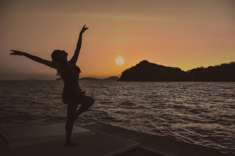 Phuket: Coral Island & Sunset Dinner by Sailing Catamaran - Who Should Consider This Tour?