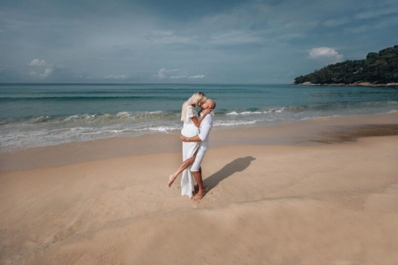 Phuket: couple photoshoot at Surin Beach - Key Points