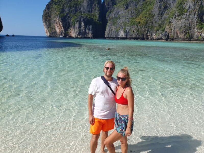 Phuket: Deluxe Phi Phi Tour by Speedboat & Lunch Buffet - Dining & Refreshments
