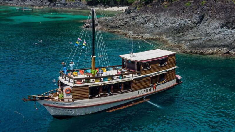 Phuket: Escape the crowds on relaxing boat (Snorkelling) - Key Points