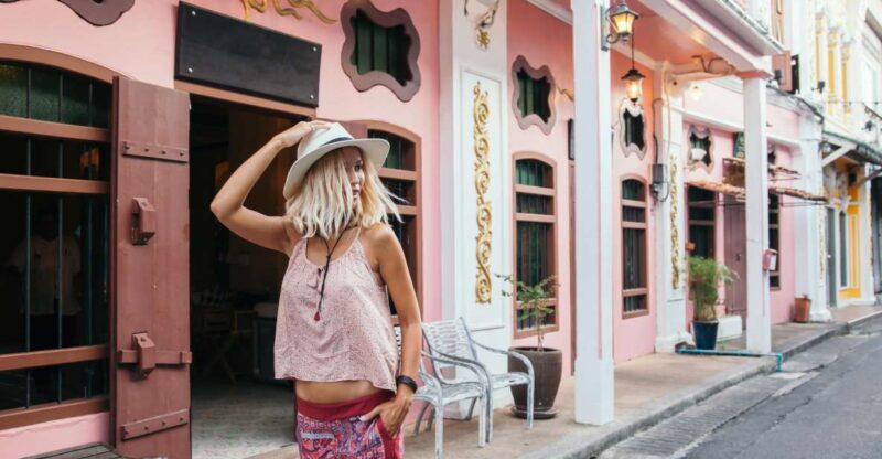 Phuket: Private Photoshoot at Old Town - Key Points