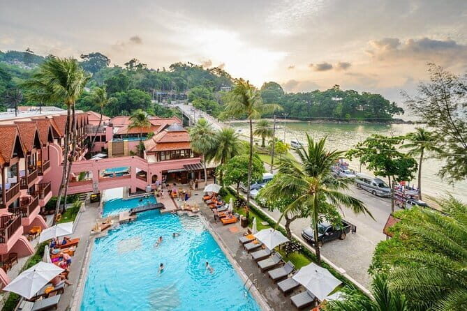 Phuket Stopover Made Easy: Hotel Stay & Transfers Included - A Practical Guide to the Phuket Stopover Made Easy