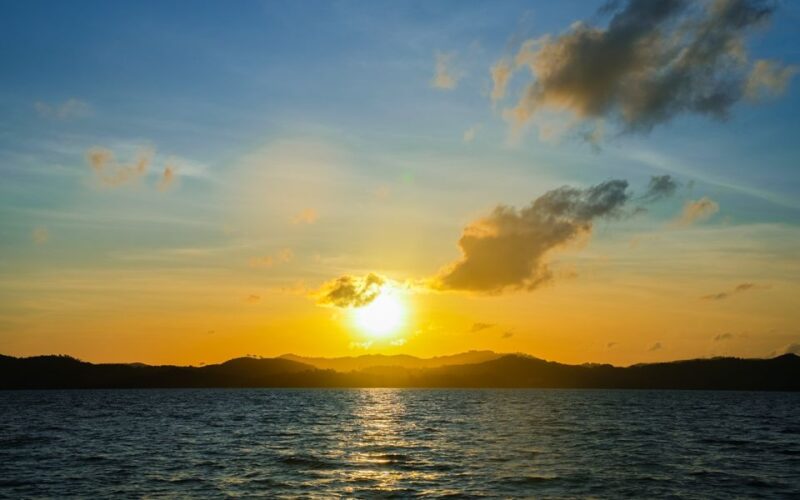 Phuket: Sunset Dinner in Phang Nga Bay by Big Boat - Exploring Panak Island and the Mangrove Caves