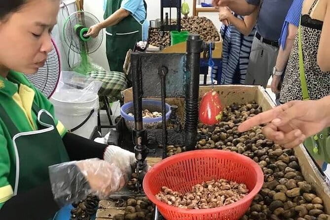 Phuket's Cultural Heart: Wat Chalong & Old Town Tour - Transportation and Group Size