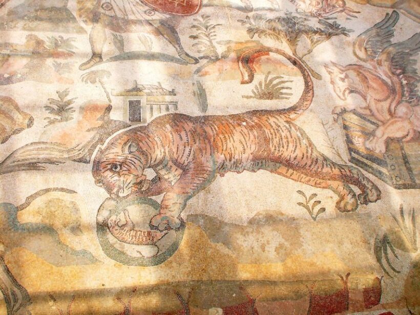 Piazza Armerina: Roman Villa del Casale Mosaics Tour - Introduction to Villa del Casale and the Tour