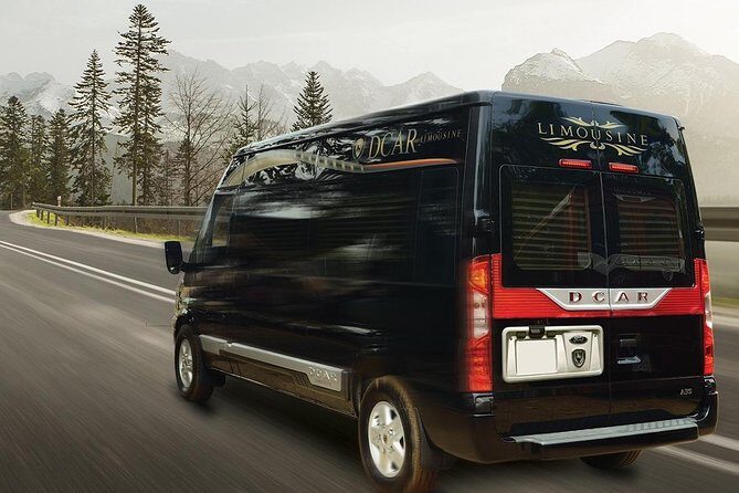 Pick up Da Nang Airport to Hue city by Private 9s Limousine, go by Hai Van Pass - The Drive and Duration