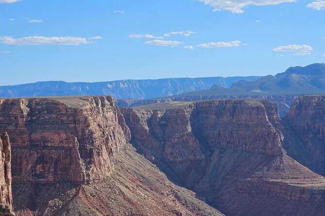 Picnic at East Grand Canyon Tables and Chairs Privided No Crowds - A Deep Dive into the Experience