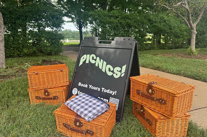 Picnic for 2-3 in Forest Park: 3-4 Restaurants in Every Basket! - Who Will Love This?