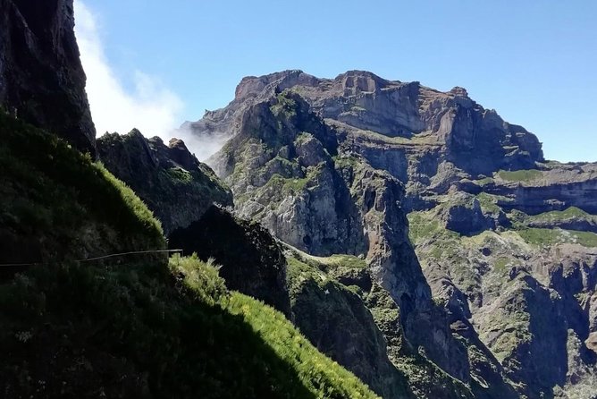Pico Do Arieiro - Pico Ruivo - Achadas Do Teixeira - Navigating the Tunnels and Rock Formations