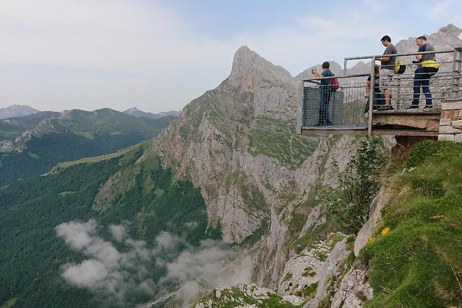 Picos De Europa and Potes Guided Tour From Santander-Small Groups - Accessibility and Group Requirements