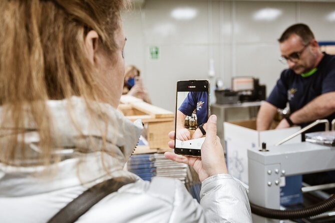 Picualia, Visit the Oil Mill & EVOO Tasting - Tasting the Early Harvest EVOOs