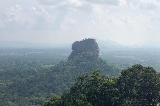 Pidurangala Rock and National Pack - Logistics and Practical Insights