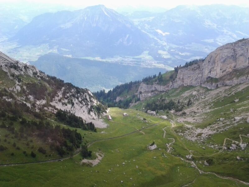 Pilatus: Exclusive Private Golden Round Trip From Zürich - Unique Ride on Dragon Ride Cable Car