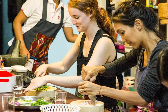 Pink Chili - Thai Cooking Class and Market Tour in Bangkok - Hands-On Cooking: Mastering Thai Classics