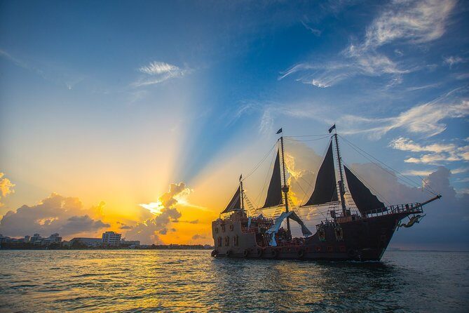 Pirate Ship Jolly Roger with Dinner and Open Bar - What Makes This Tour Stand Out?