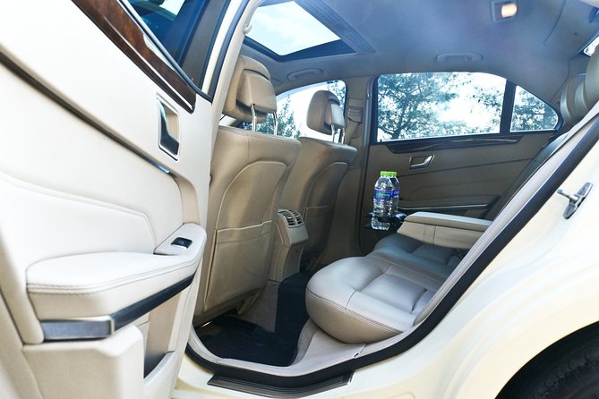 Pireaus port to Athens center - The Experience: Comfort and Reliability