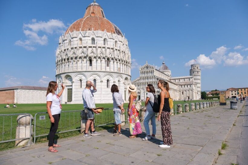 Pisa: City Sightseeing Walking Tour with Snacks and Drinks - The Experience in Context