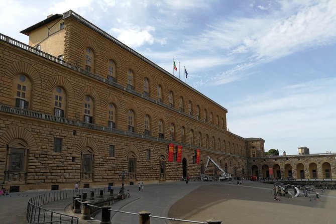 Pitti Palace Boboli Garden & Palatina Gallery Guided Tour - Exploring the Pitti Palace
