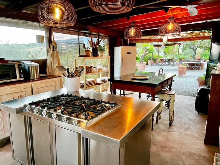Pizza Cooking Class in a Tuscany Home Restaurant with wine - The Sum Up
