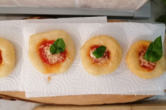 Pizza e Tiramisù class with local mum in Positano - A Deep Dive into the Positano Pizza and Tiramisù Class