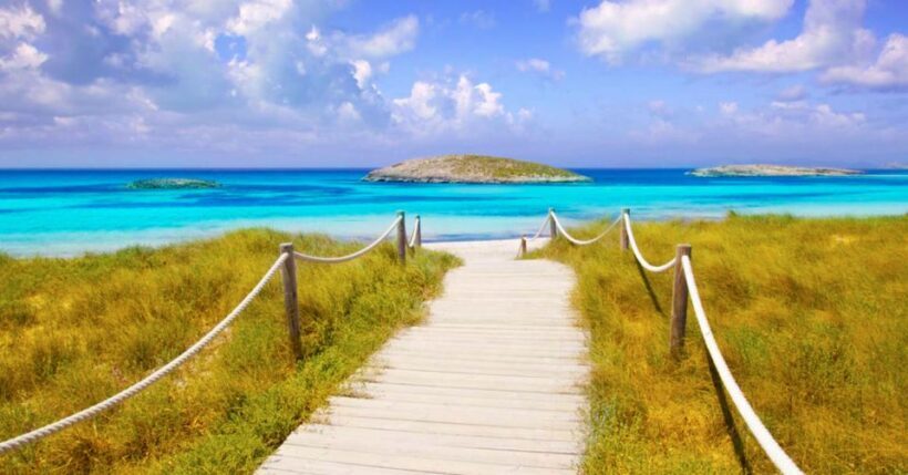 Playa d'en Bossa/Figueretes: Roundtrip Ferry to Formentera - The Experience in Detail