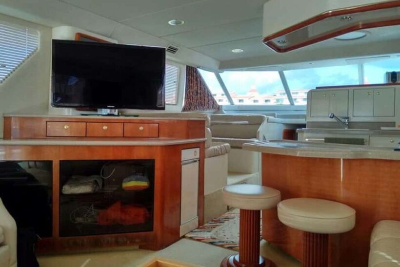 Playa Mujeres: Private Yacht Rental - 4hr SR55H4 #GMBSR55FUN - Practical Tips for Your Trip