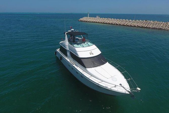 Playa Mujeres rent a Yacht 4hrs with Food and drinks aboard CA55 - The Yacht and Its Comforts