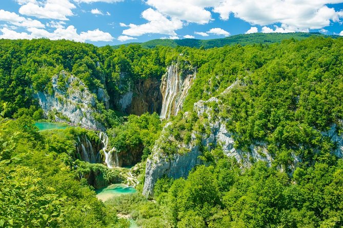 Plitvice Lakes Guided Tour From Zagreb - Tour Inclusions and Meeting Point