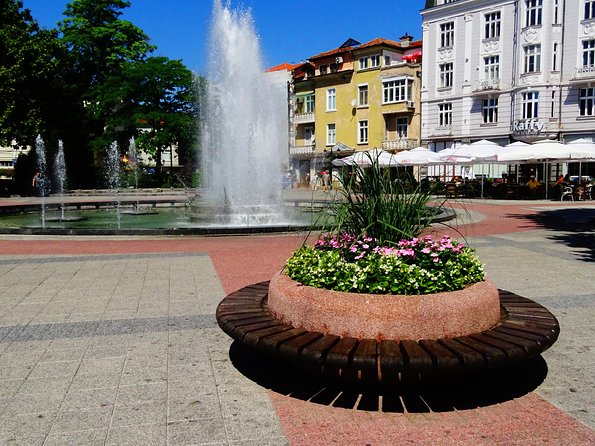 Plovdiv and Thracia Valley With Wine Tasting - Indulging in Traditional Bulgarian Cuisine