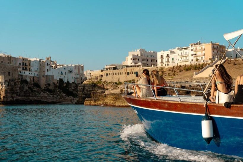 Polignano: Exclusive 2-hour boat ride with aperitif - An In-Depth Look at the Experience