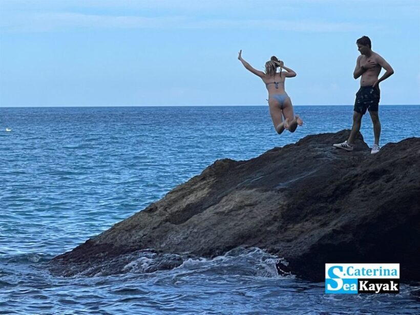 Polignano kayak tour + swimming stop in cave - FAQ