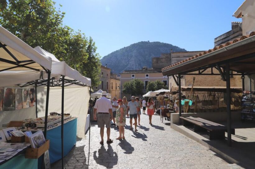 Pollensa market and Lluc Monastery - FAQs