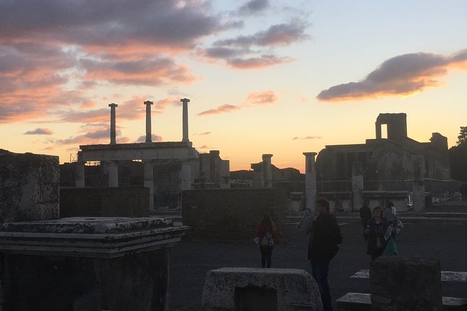 Pompei Guided Tour at Sunset - Accessibility and Meeting Point
