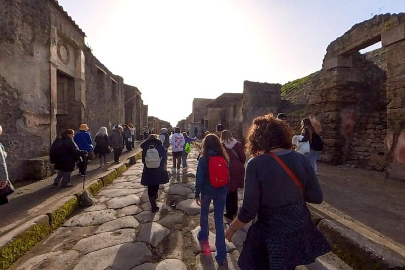 Pompeii: 2 Hours Skip the Line Visit with a Licensed Guide - Key Points