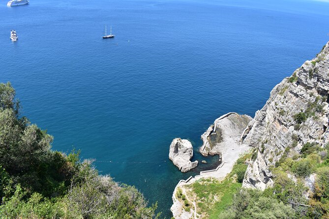 Pompeii & Amalfi Coast Tour From Naples or Sorrento - Discovering the Amalfi Coast