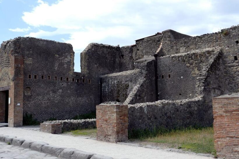 Pompeii and Herculaneum 8 hour private tour from Sorrento - Key Points