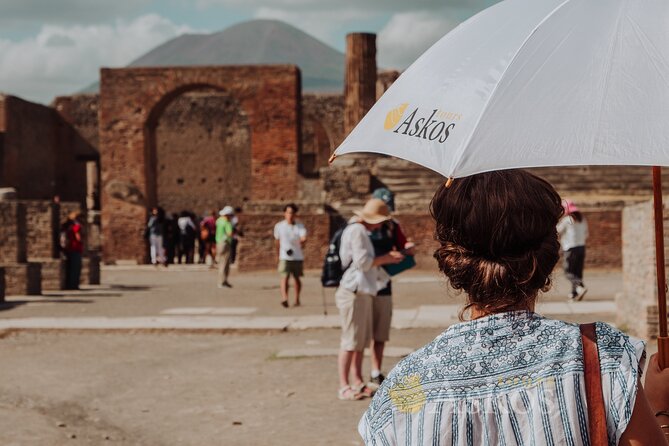 Pompeii and Mount Vesuvius Small Group Tour - Exploring Pompeii With an Archaeologist