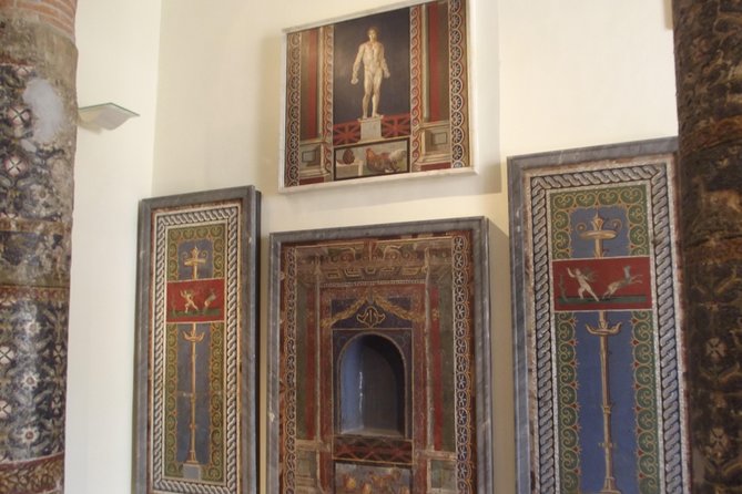 Pompeii and Naples with guide all day and tickets included - Key Points